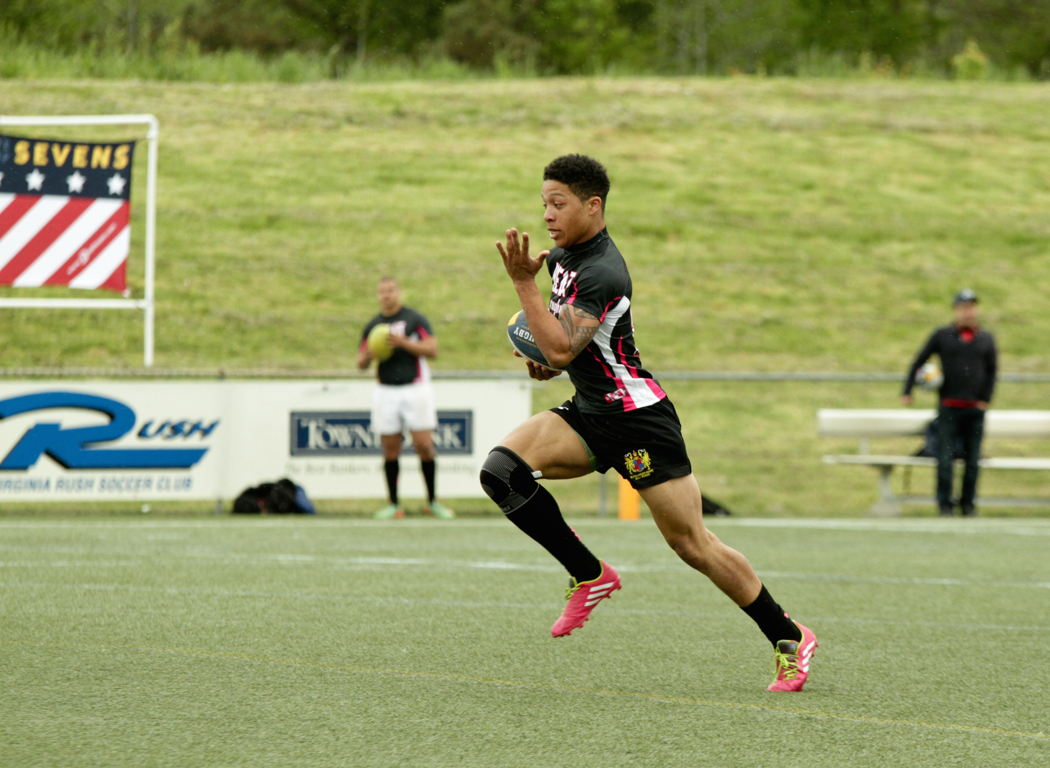 The Heat Proves too Much for Bentley | URugby | College Rugby and High ...